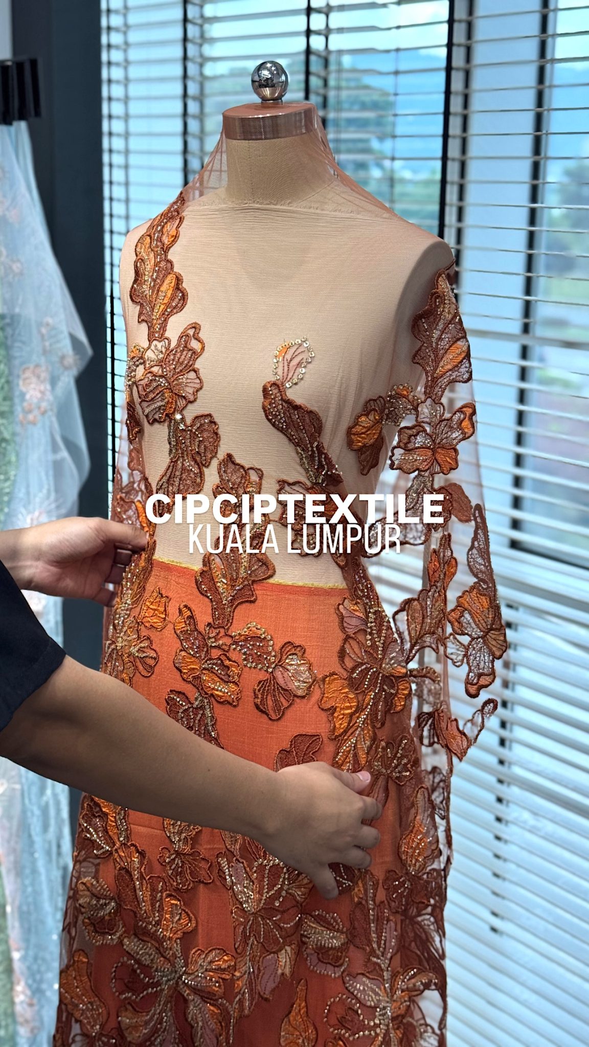 NEW (BRICK GOLD) HARSA EXCLUSIVE BROCADE BEADED LACE